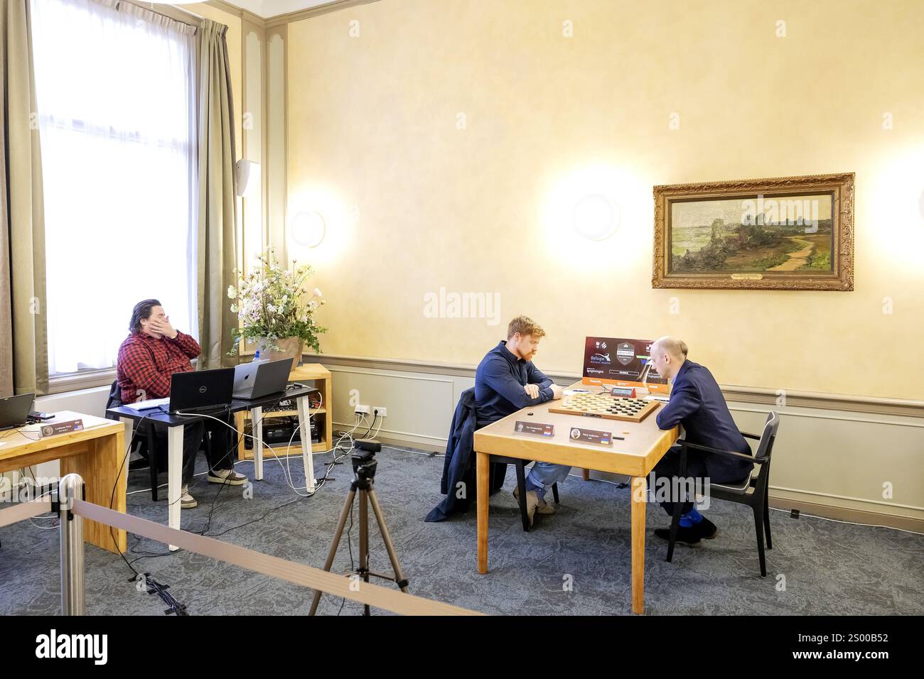 WAGENINGEN - Yuri Anikeev (r) of Ukraine plays against his Dutch ...