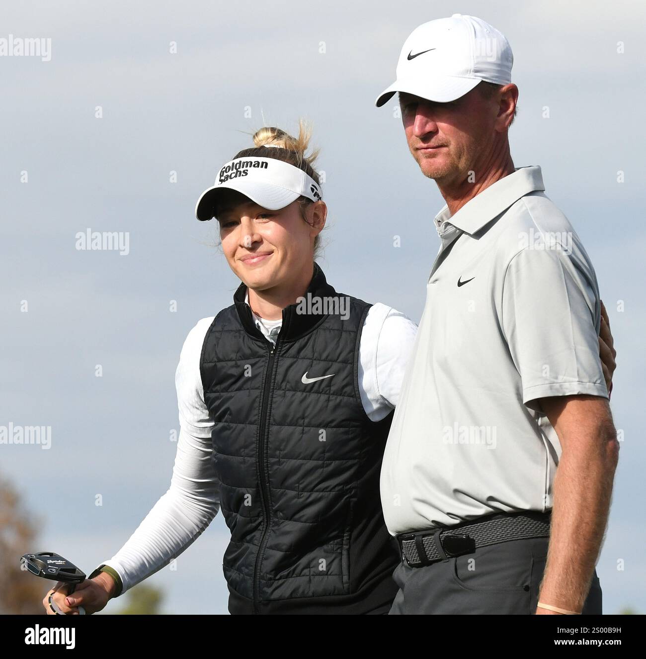 Orlando, United States. 22nd Dec, 2024. Nelly Korda hugs her father ...