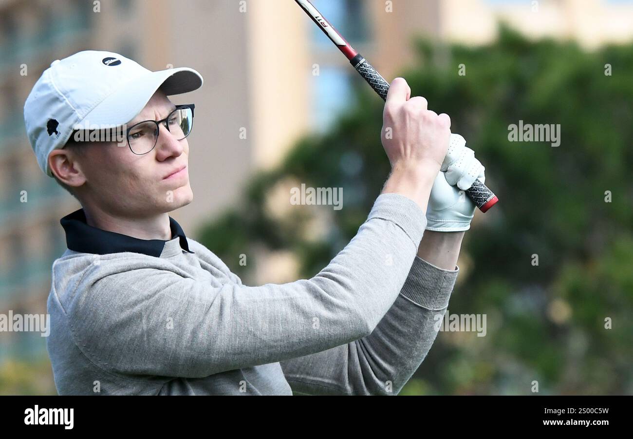 Jason Langer hits his tee shot on the 10th hole during the second round ...