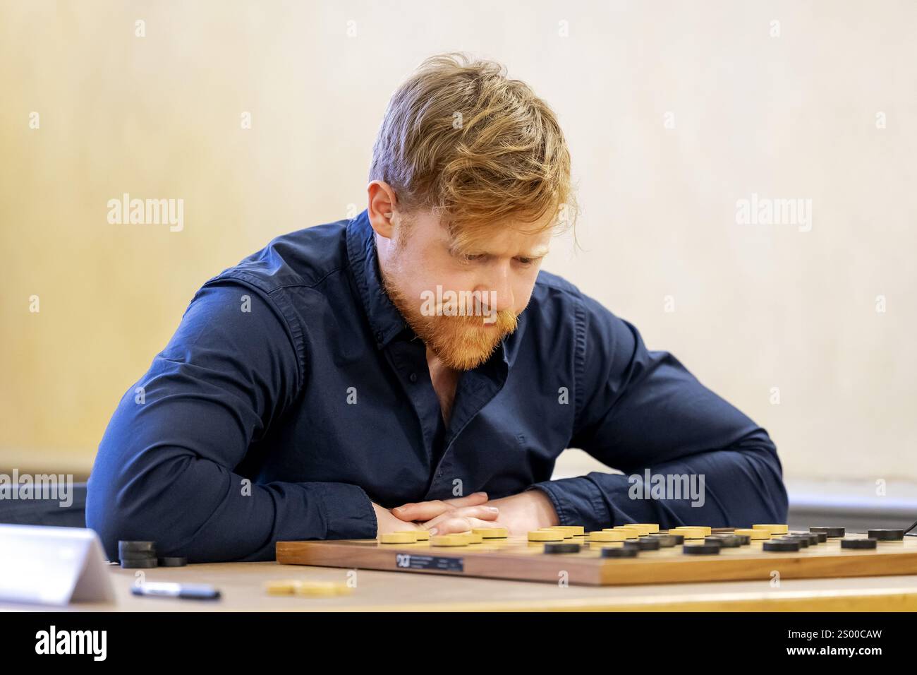 WAGENINGEN - Jan Groenendijk during the 5th round of the World Draughts ...
