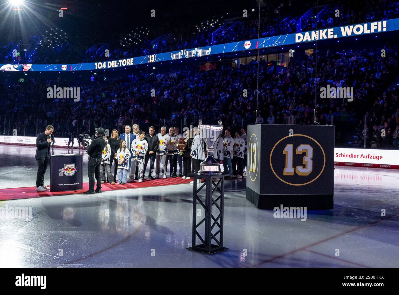 Jersey Retirement - Zeremonie zu Ehren von Michi Wolf, dem ...