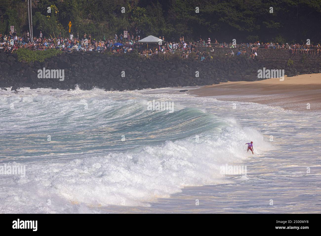 Haleiwa, HI, USA. 22nd Dec, 2024. Eddie Champion 1st place winner ...