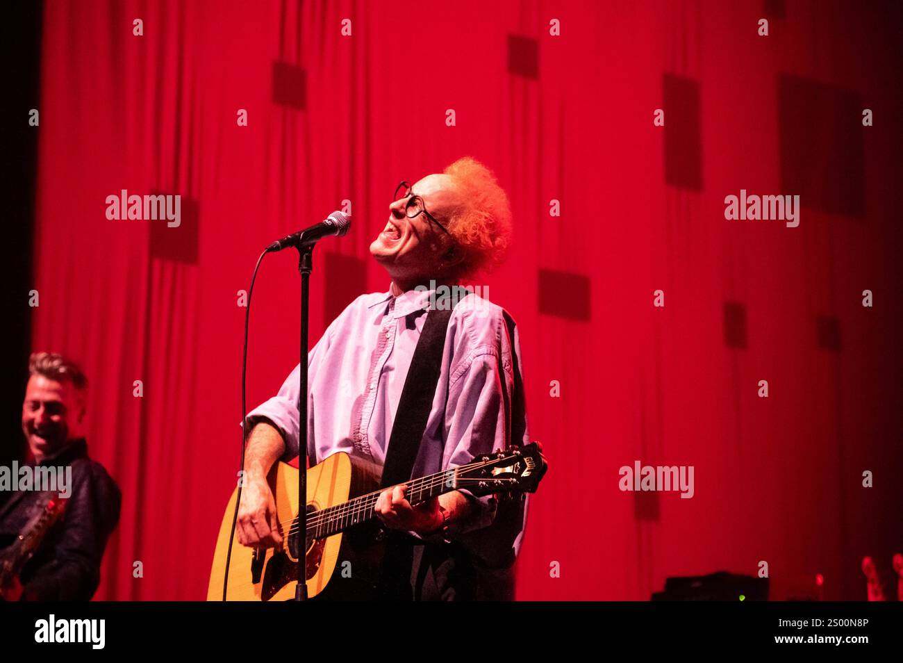 Fran Healy of Travis performing at OVO Hydro, Glasgow, 21st December 2024 Stock Photo - Alamy