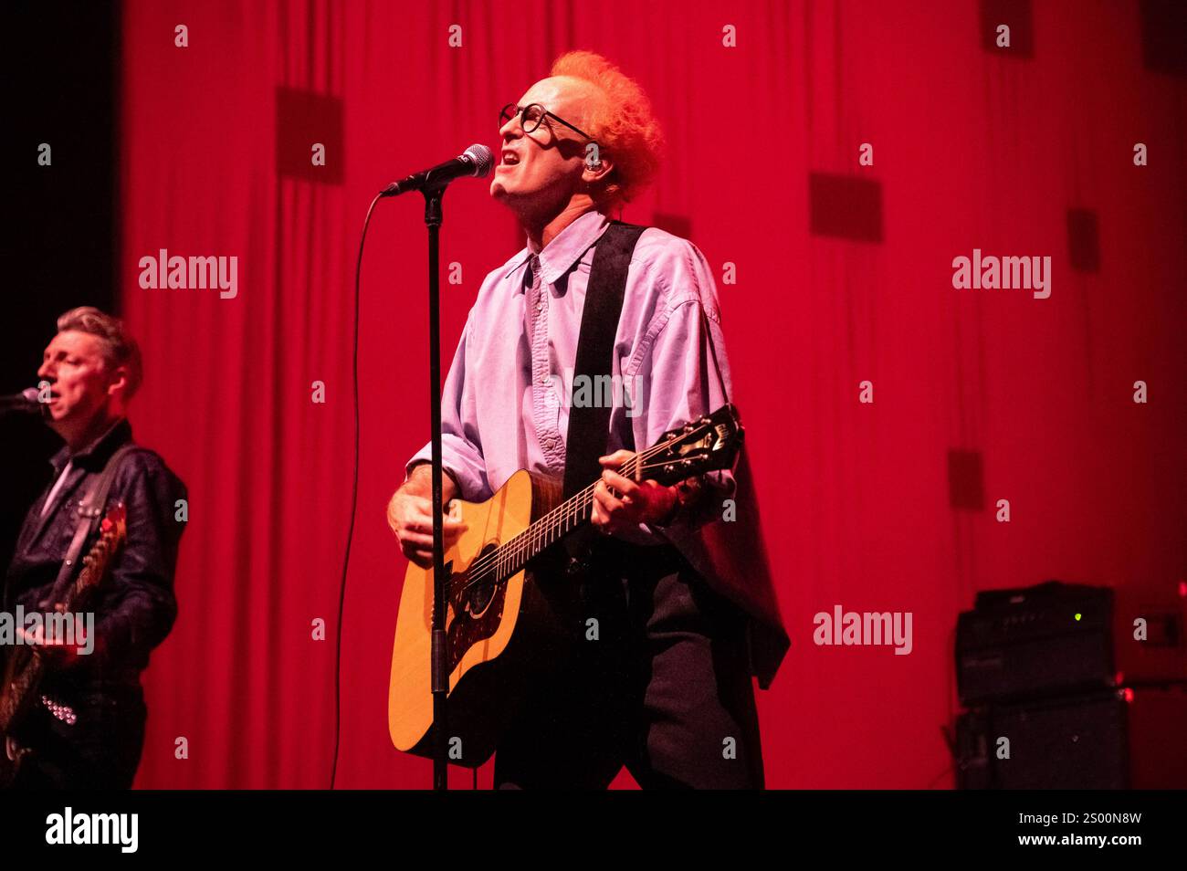 Fran Healy of Travis performing at OVO Hydro, Glasgow, 21st December 2024 Stock Photo - Alamy