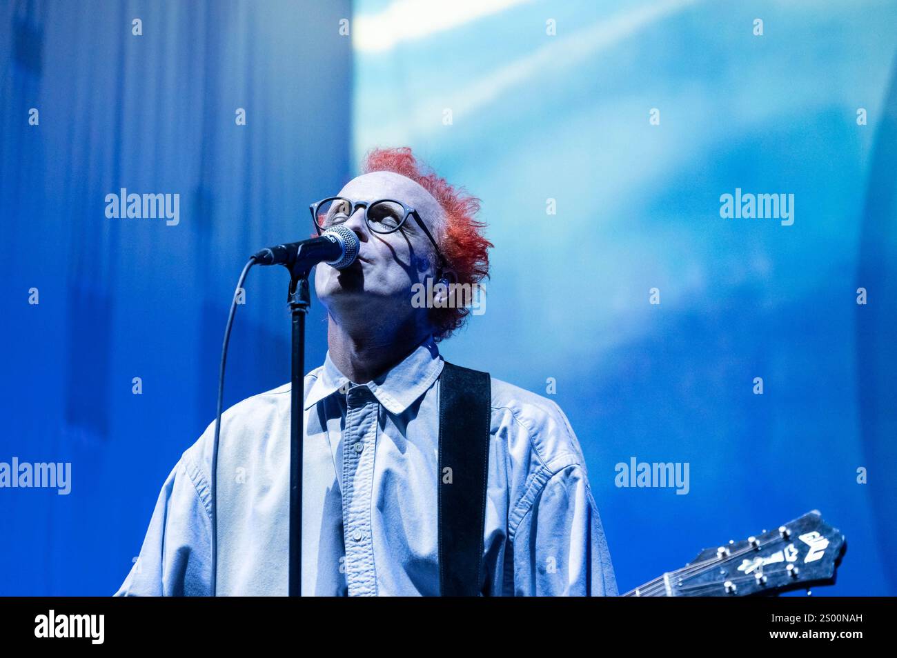 Fran Healy of Travis performing at OVO Hydro, Glasgow, 21st December 2024 Stock Photo - Alamy