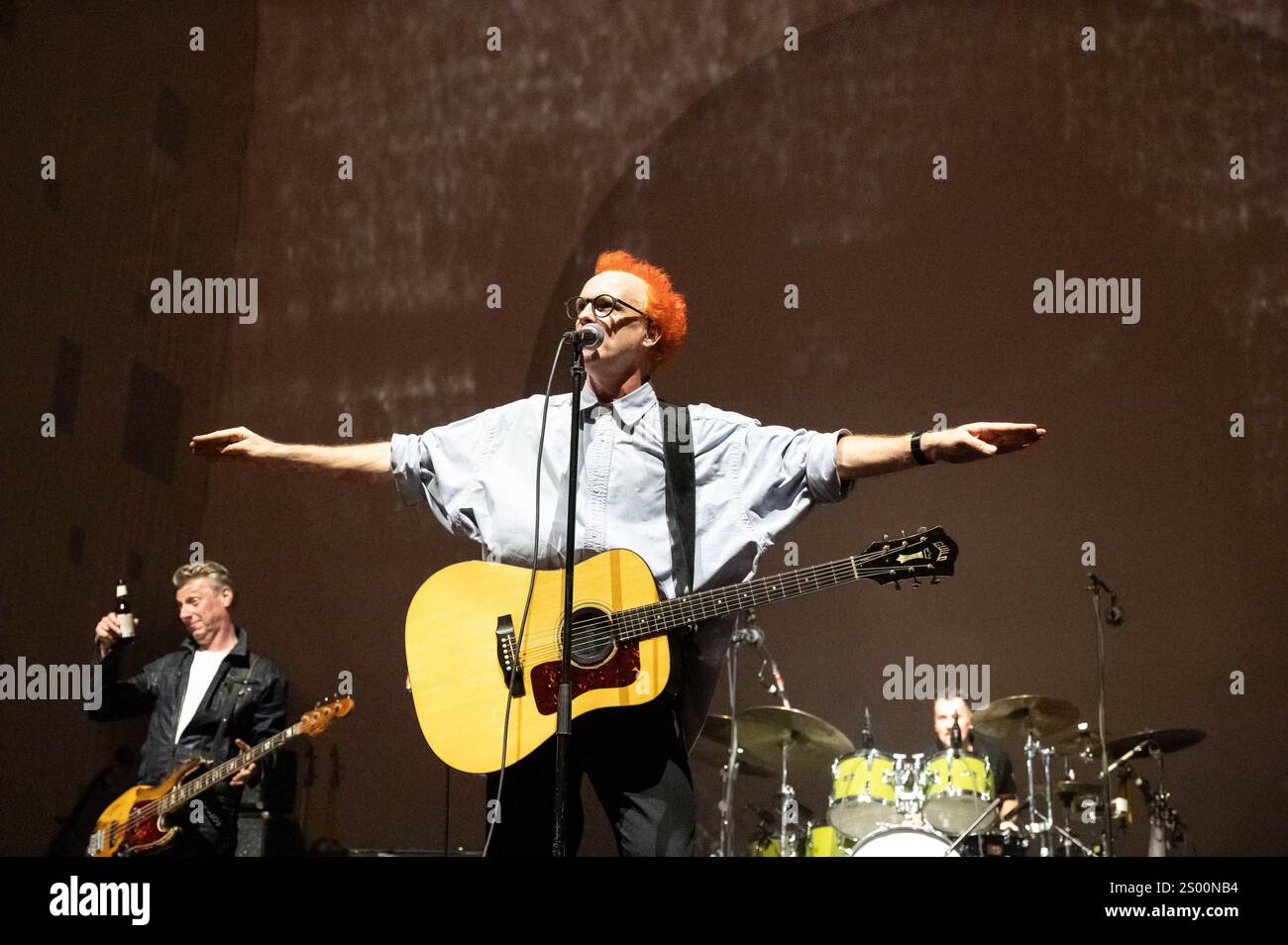 Fran Healy of Travis performing at OVO Hydro, Glasgow, 21st December 2024 Stock Photo - Alamy