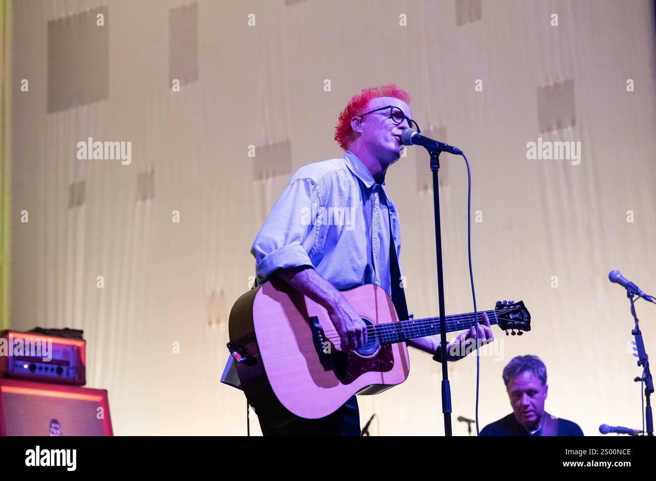 Fran Healy of Travis performing at OVO Hydro, Glasgow, 21st December 2024 Stock Photo - Alamy