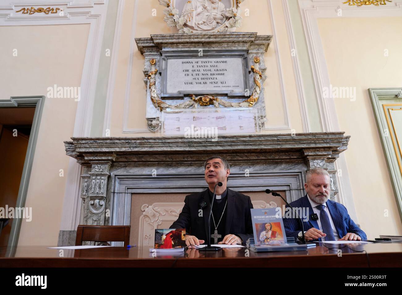 Torino, Italia. 23rd Dec, 2024. Il cardinale Roberto Repole ...