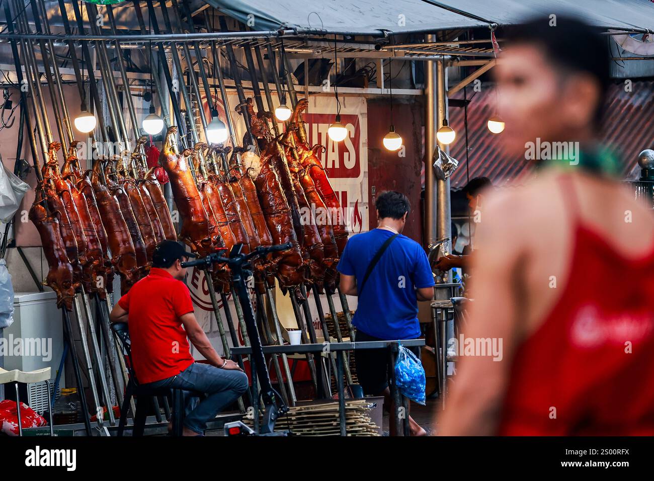 Metro Manila, Metro Manila, Philippines. 23rd Dec, 2024. People buy ...