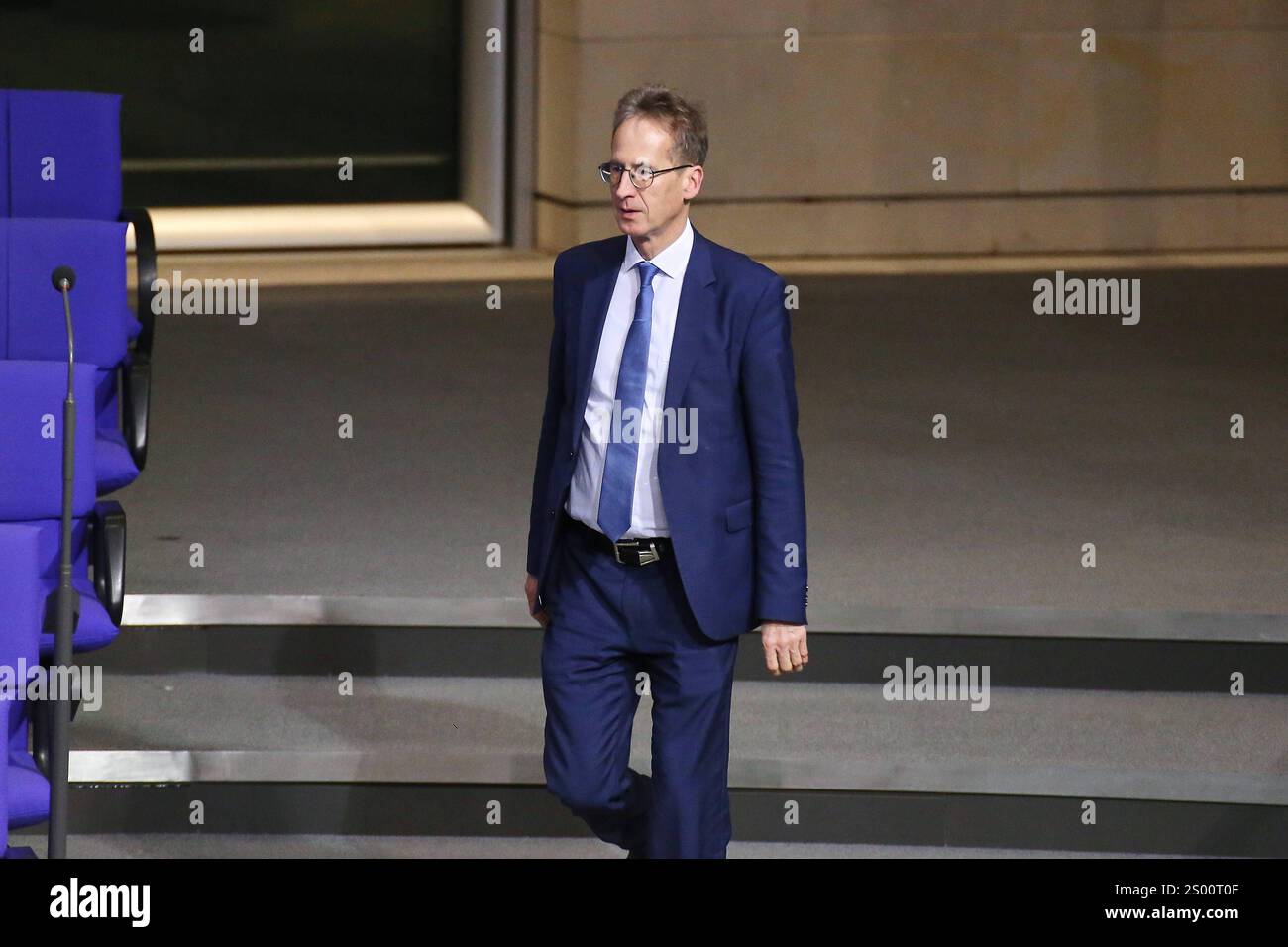 Berlin, Deutschland, 19.12.2024: Deutscher Bundestag: 207 ...