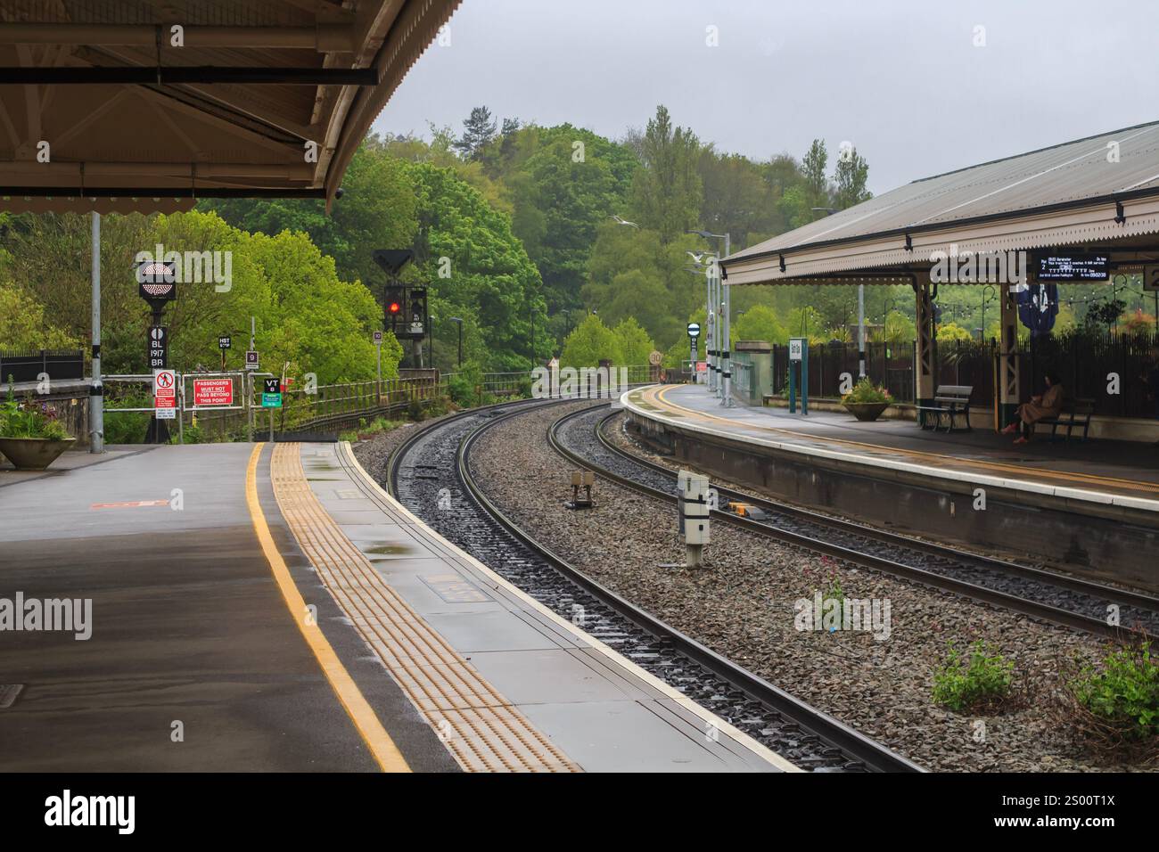27 April 2024. Empty platforms in the Bath Spa Railway Station in ...