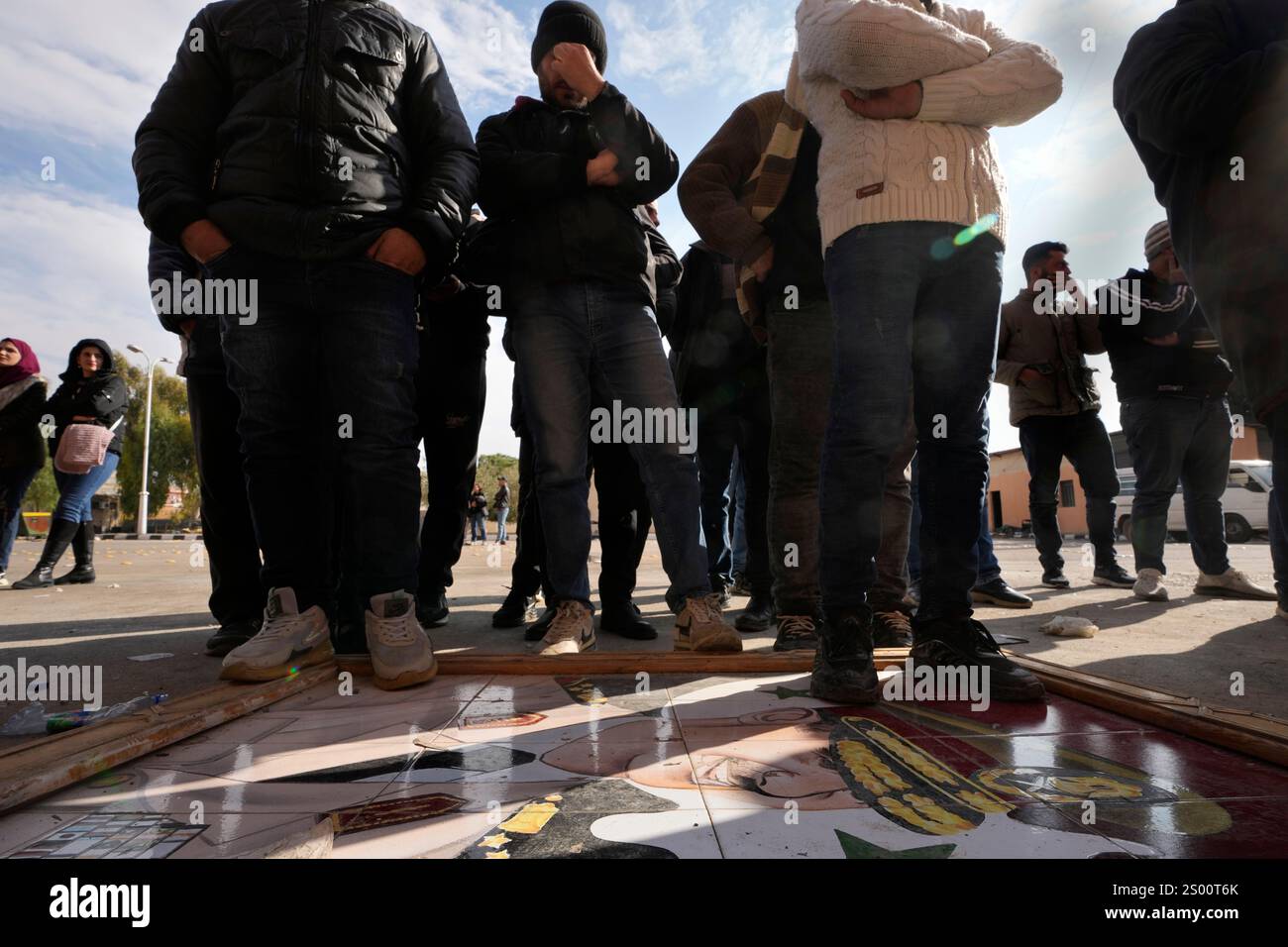 Members of ousted Syrian President Bashar Assad's army and pro ...
