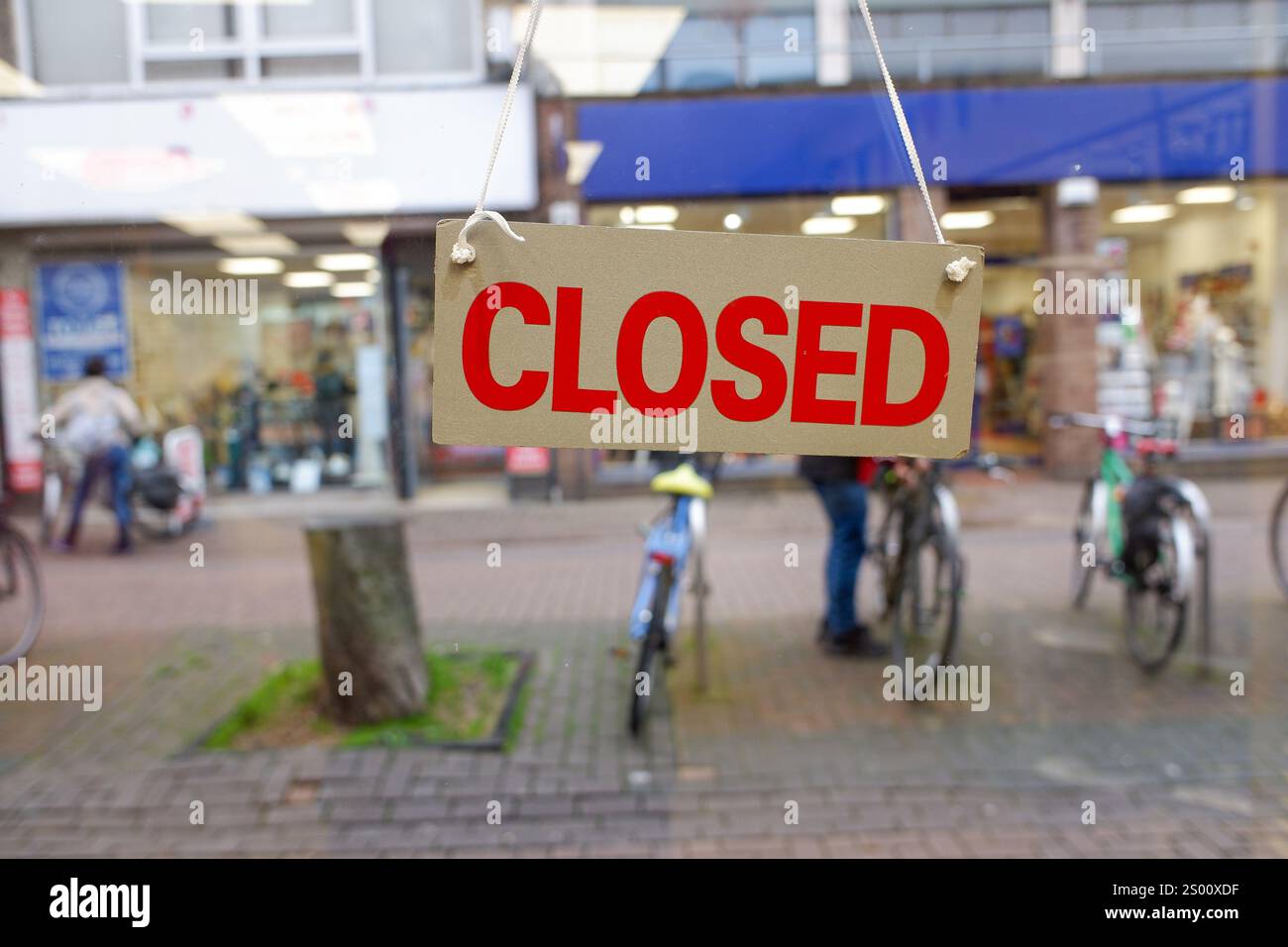 Cambridge, UK - 13 Dec 2024 - A bankrupt closed down retail store with ...