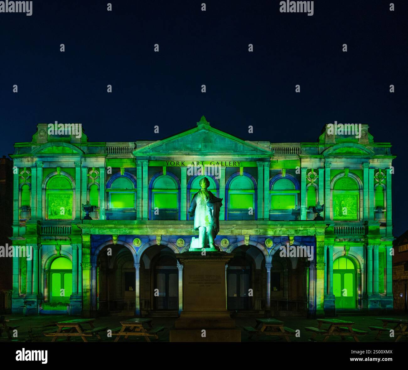 Illumination project highlights York Art Gallery's façade with 3D ...