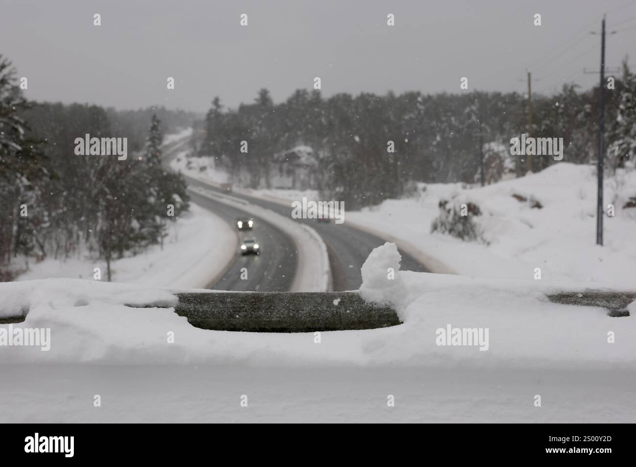 Gravenhurst, Canada. 04th Dec, 2024. A blast of winter weather is set ...