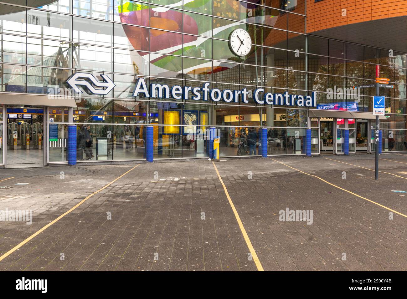 Amersfoort, the Netherlands. 18 October 2024. Amersfoort central station entrance Stock Photo ...