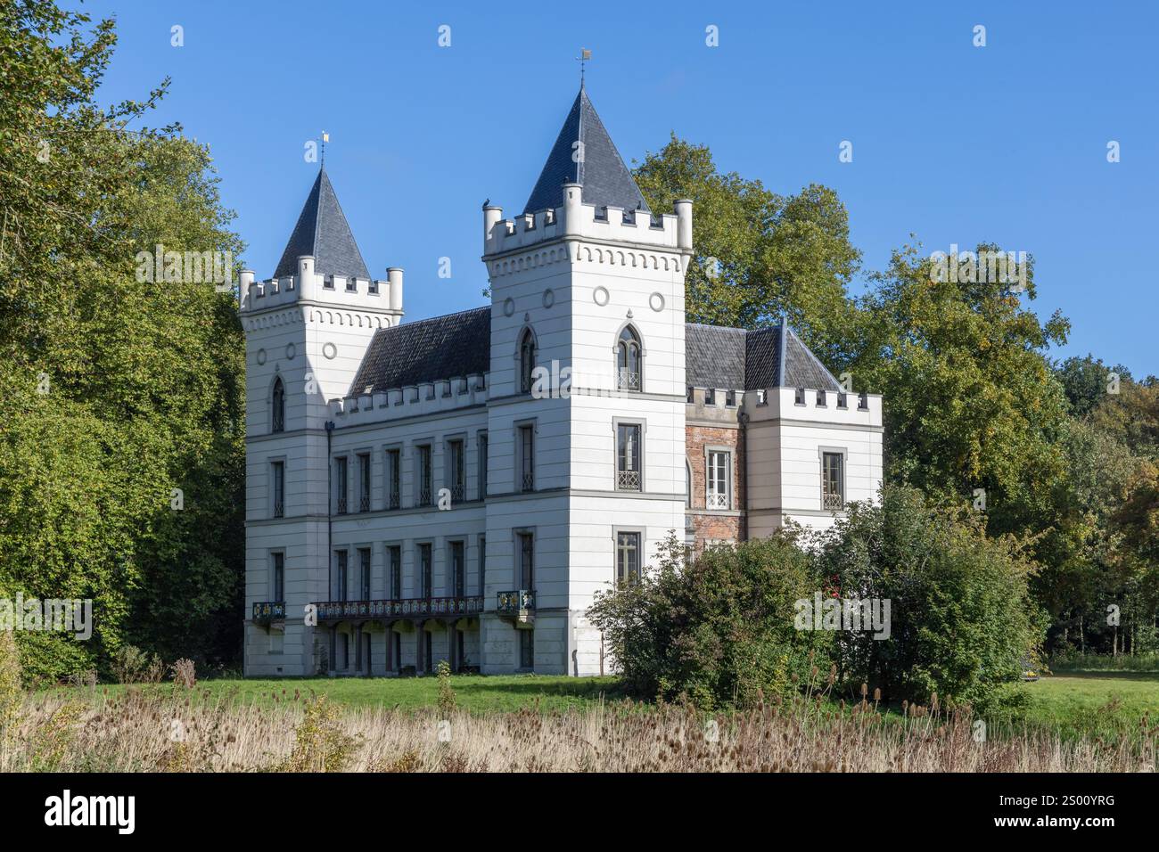 Beverweerd Castle, Kasteel Beverweerd. Small rural castle in rural ...