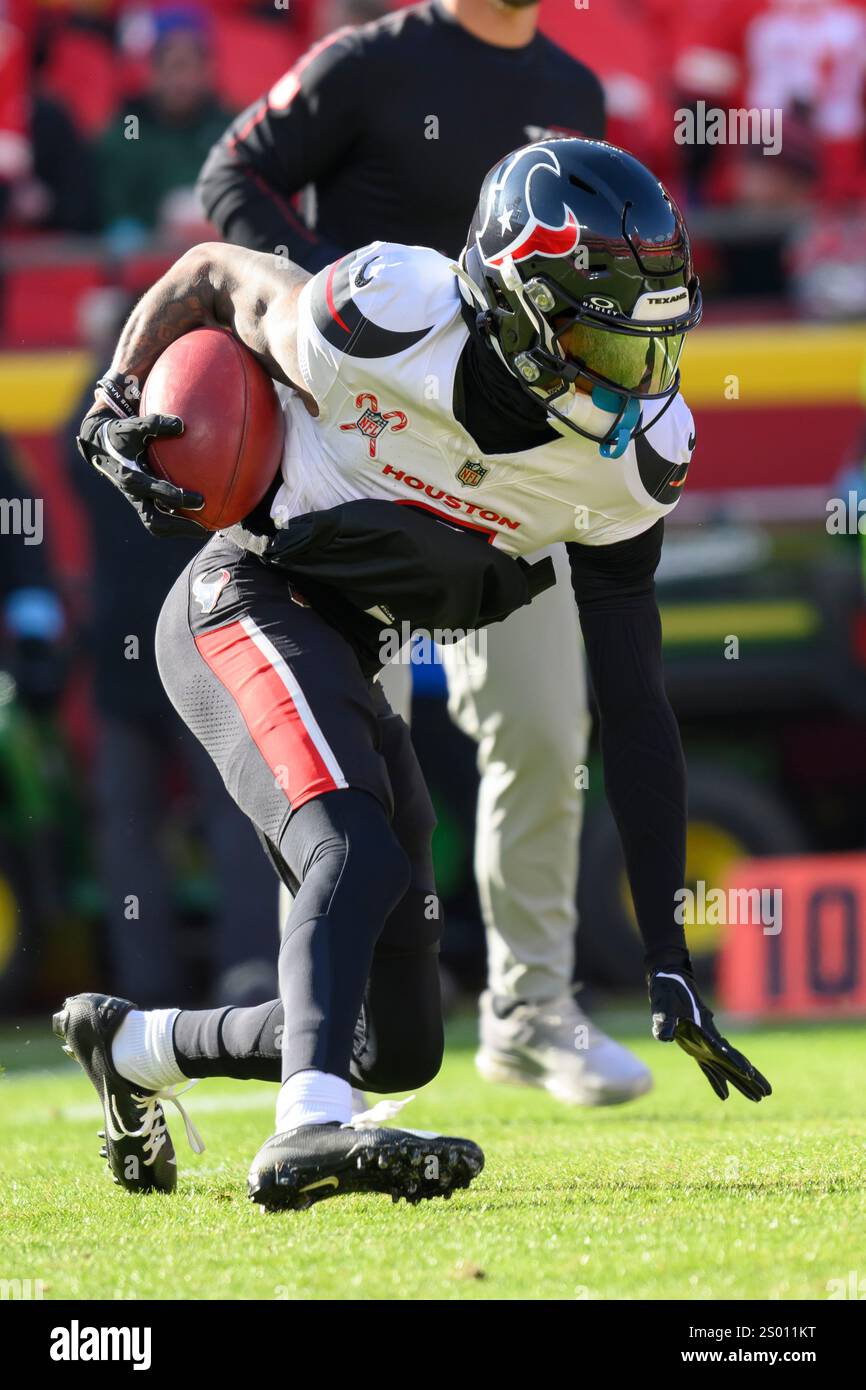 Houston Texans wide receiver Tank Dell practices punt returns during ...