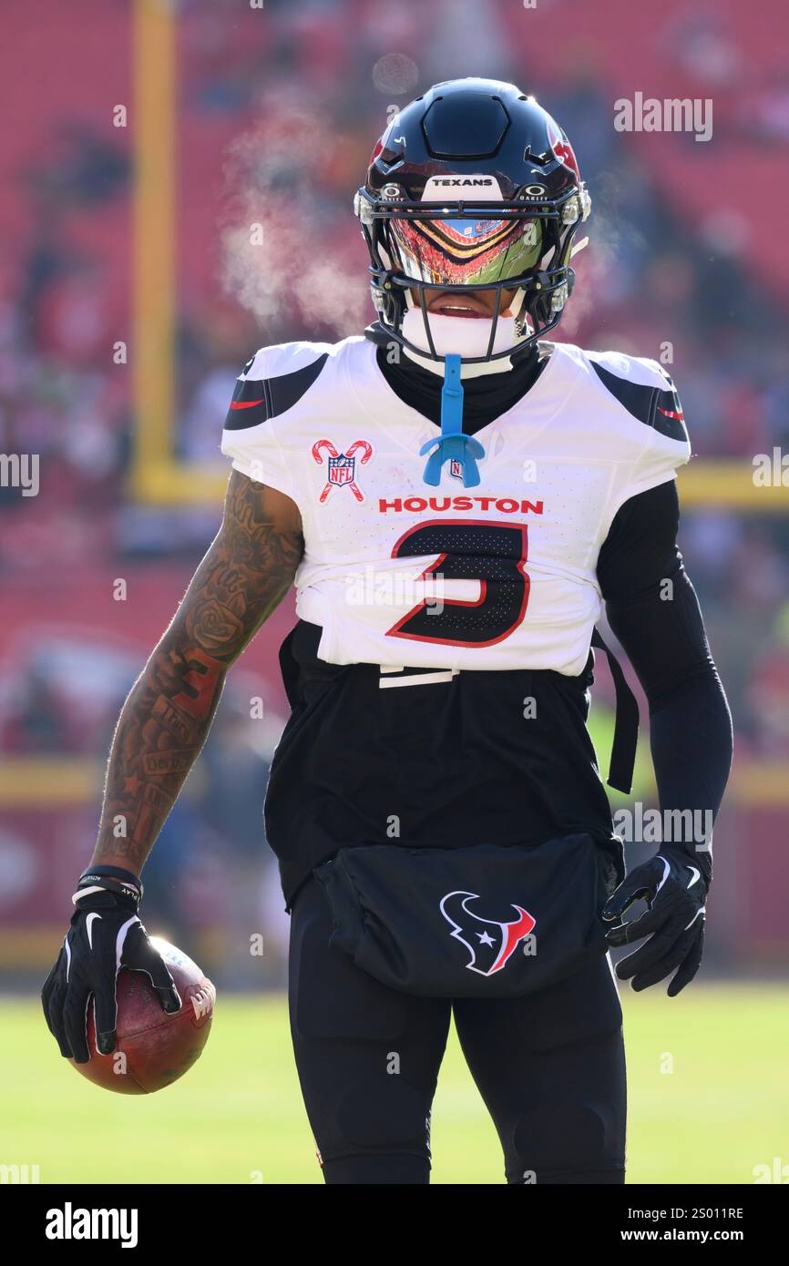 Houston Texans wide receiver Tank Dell after a catch during warmups ...