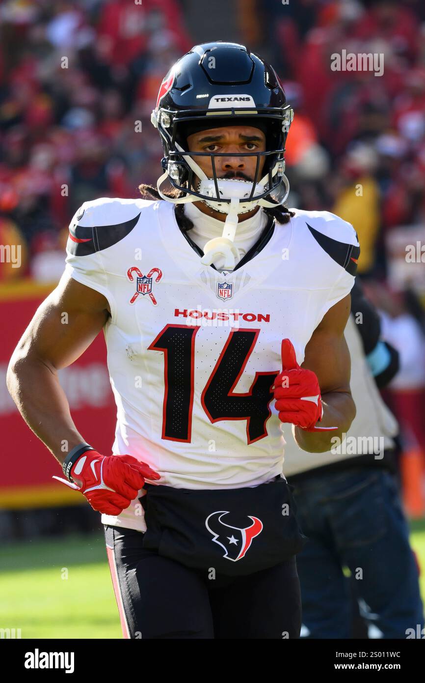 Houston Texans wide receiver Jared Wayne comes onto the field during ...