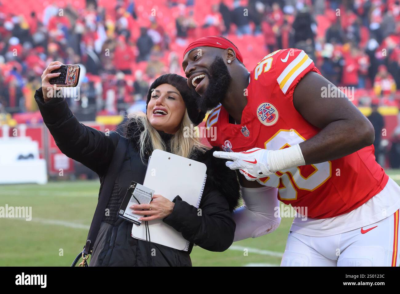 Jane Slater of the NFL Network meets with Kansas City Chiefs defensive ...