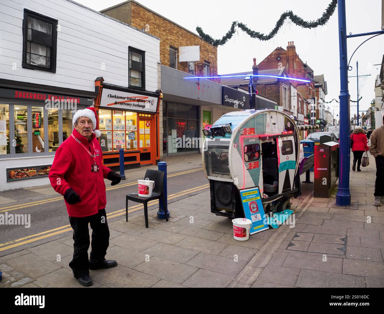 Sheerness, Kent, UK. 23rd Dec, 2024. Festive fundraiser: 79-yr-old ...