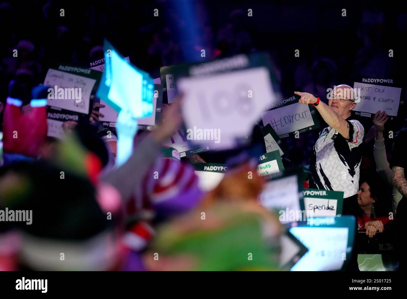 Mickey Mansell ahead of his match against Jonny Clayton during day nine ...