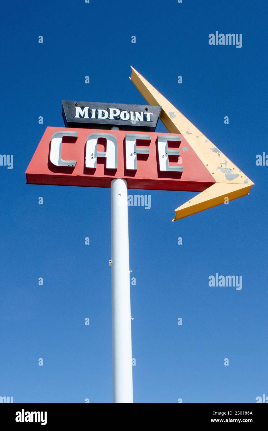The halfway point of Route 66 lies in Andrian, Texas at the Midpoint Cafe Stock Photo - Alamy