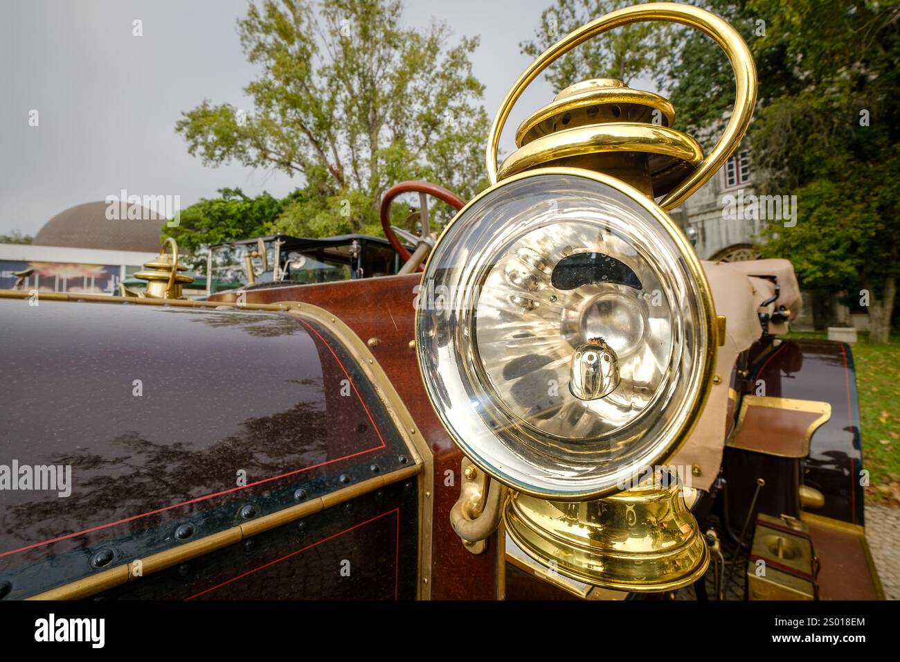 Brass lens housing hi-res stock photography and images - Alamy