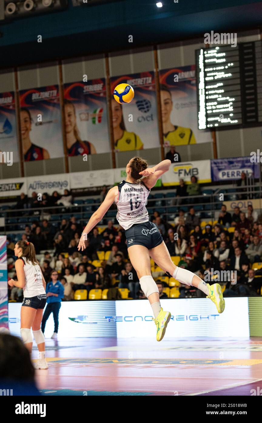 Linda Manfredini (Volley Bergamo 1991) serve during Volley Italian ...