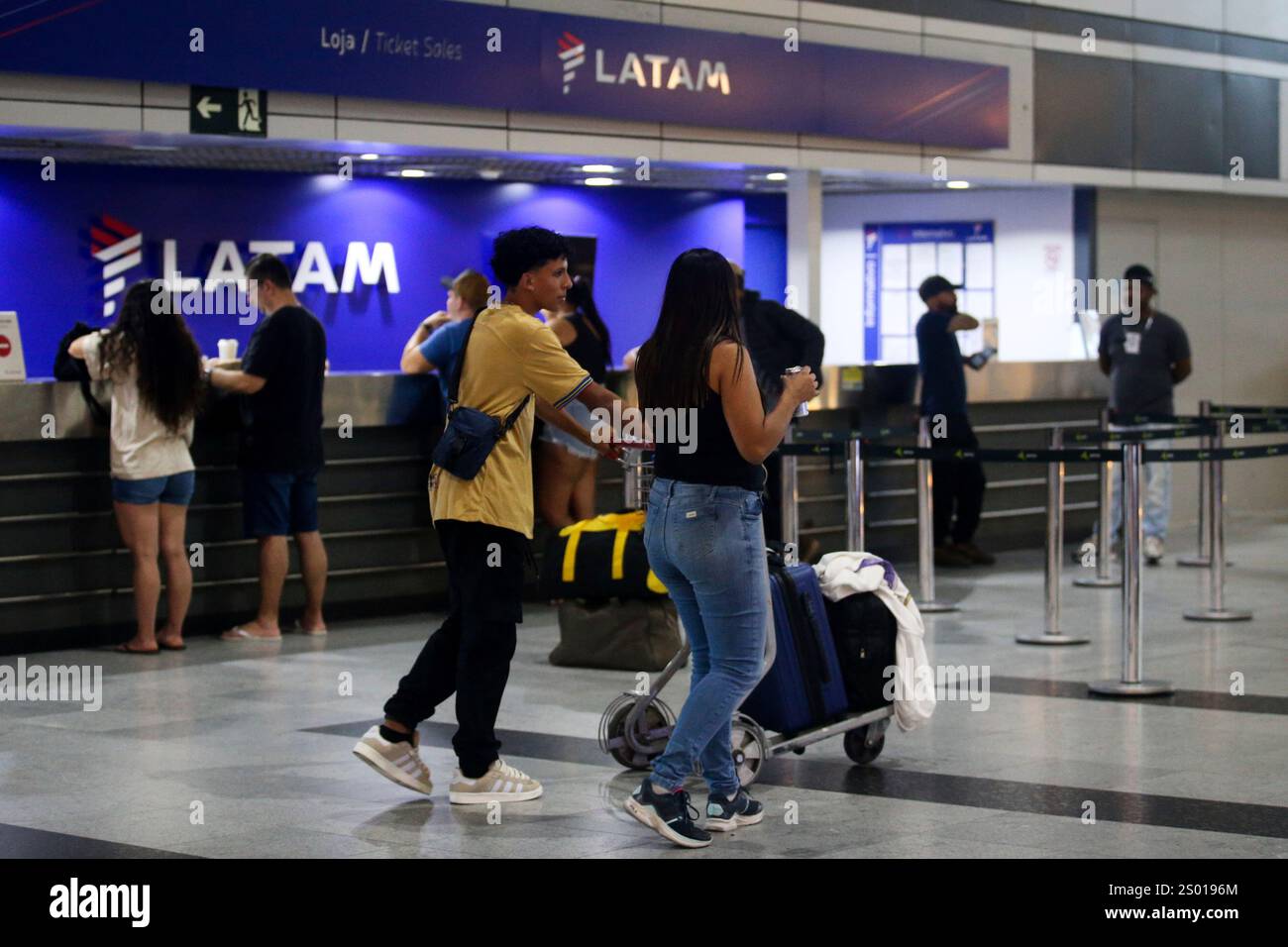 PE - RECIFE - 12/23/2024 - RECIFE, AIRPORT MOVEMENT - Passenger ...