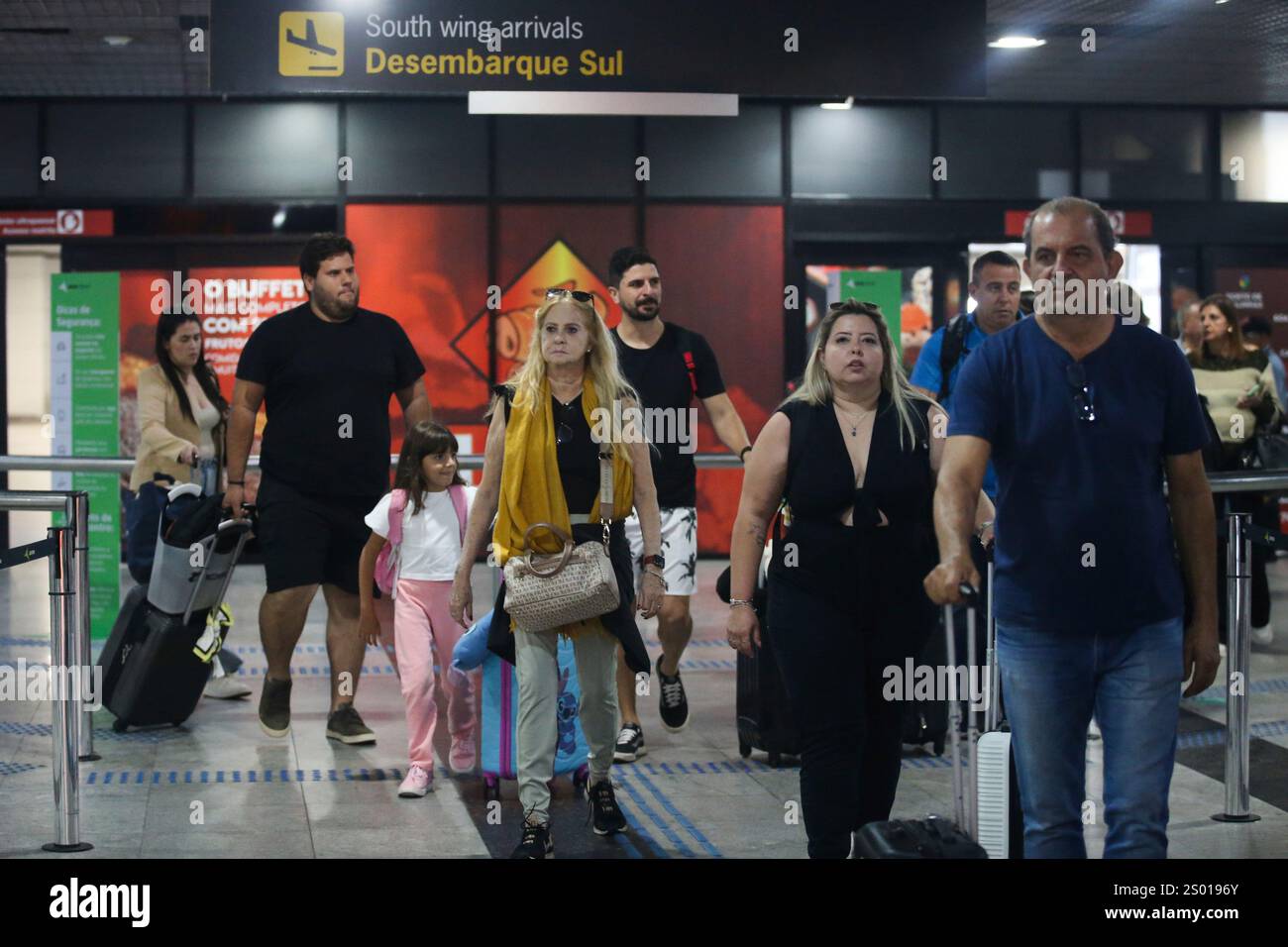PE - RECIFE - 12/23/2024 - RECIFE, AIRPORT MOVEMENT - Passenger ...