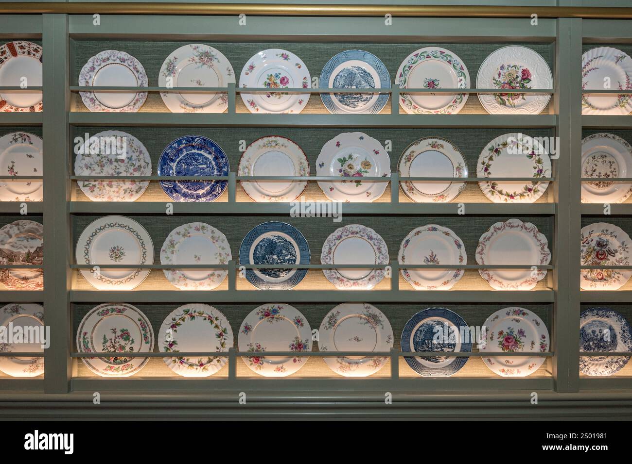 Vintage antique plate collection, Pennsylvania USA Stock Photo - Alamy