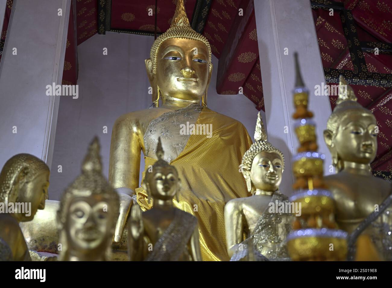 Buddha statues in Wat Arun, Temple of Dawn, Bangkok, Thailand, Asia ...