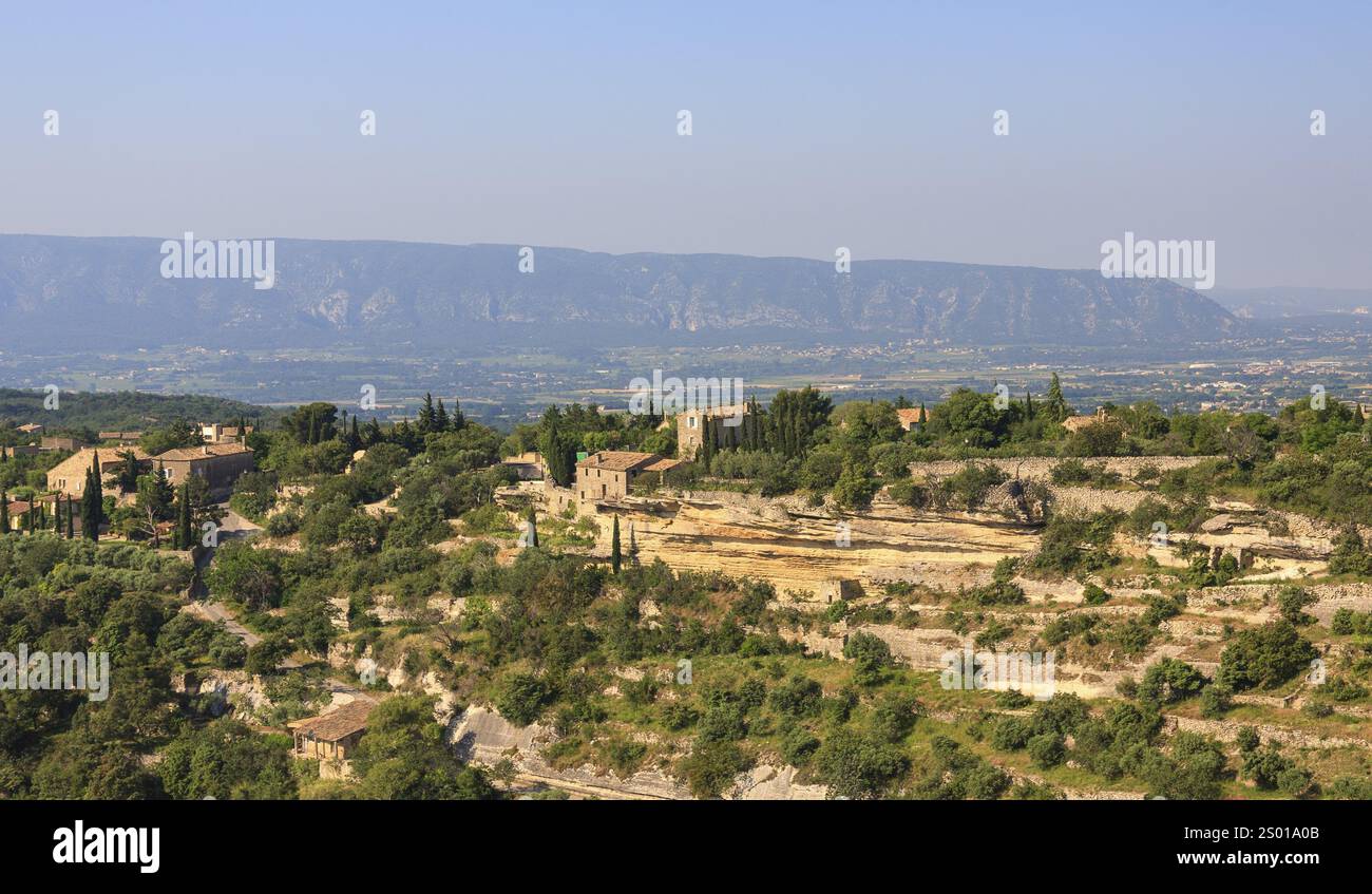 View of the Luberon Regional nature park Park from Gordes, Provence ...