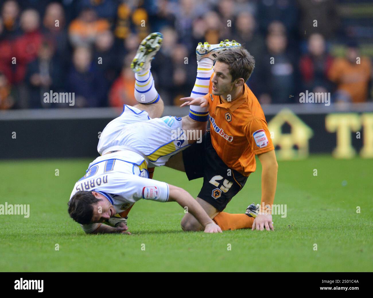 Kevin Doyle of Wolverhampton Wanderers and David Norris of Leeds United ...
