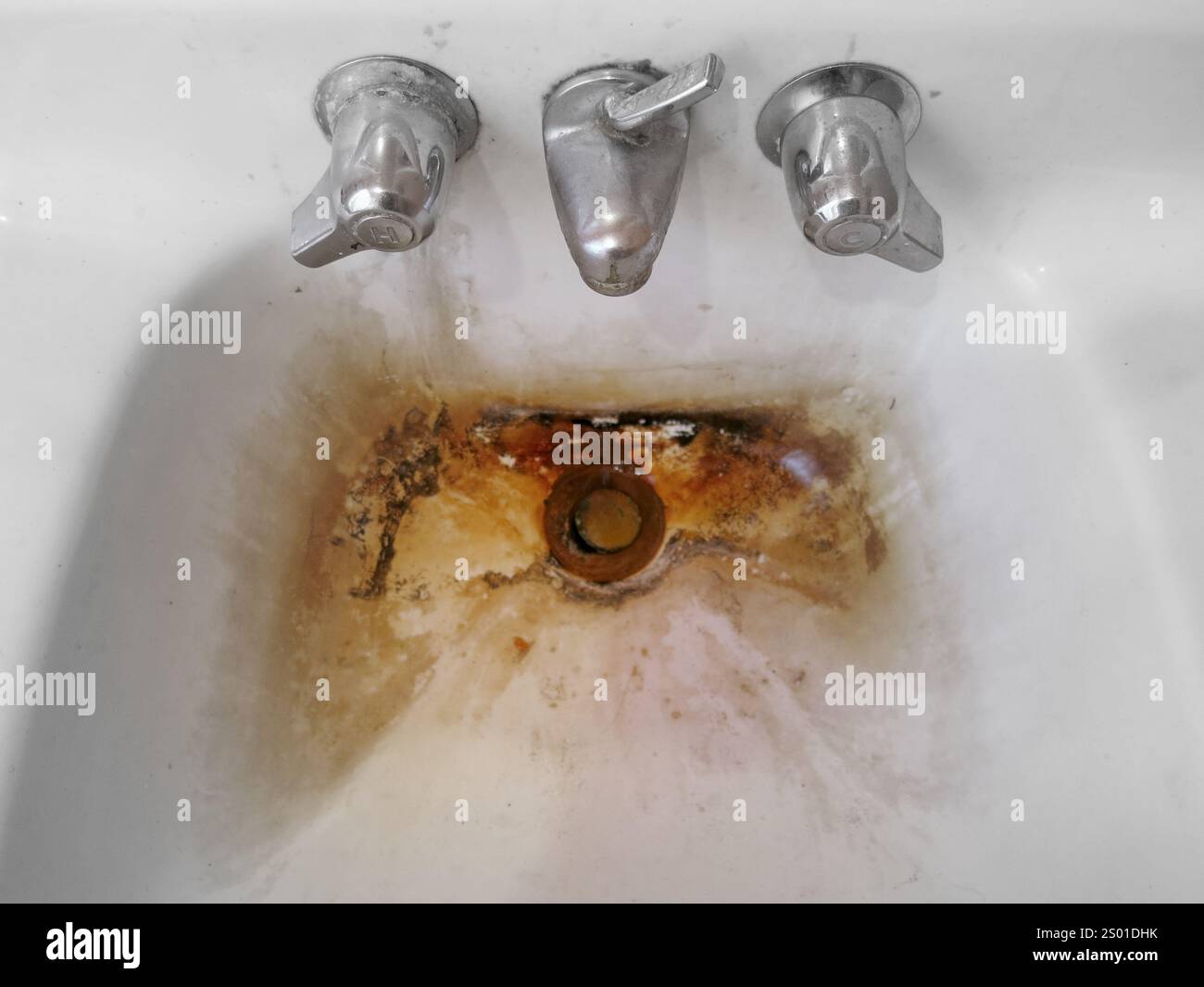 Iron and Rust Dirty Old Bathroom Sink Stock Photo - Alamy