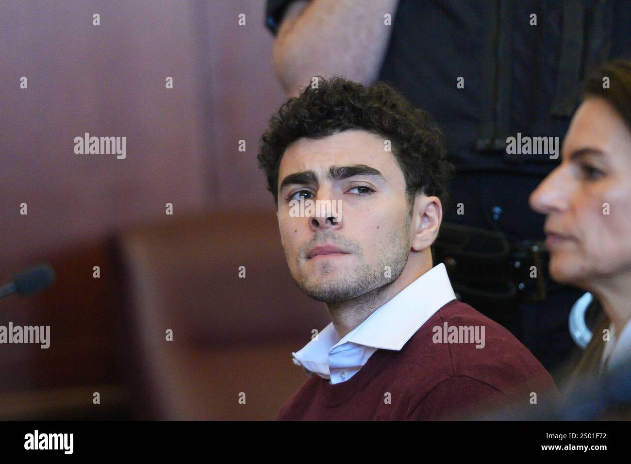 New York, USA. 22nd Dec, 2024. Luigi Mangione appears in Manhattan ...