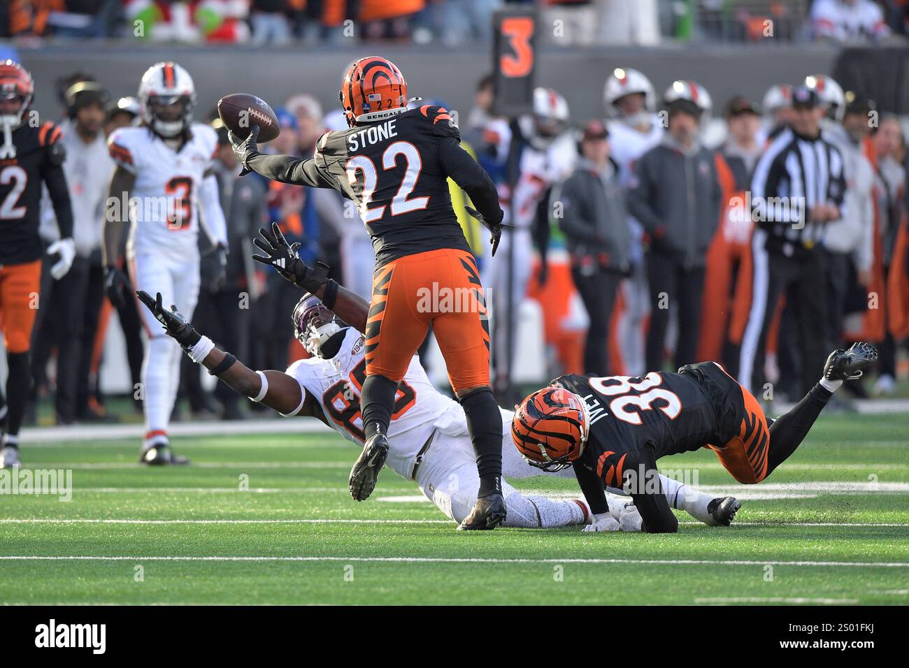 DETROIT, MI - DECEMBER 22: Cincinnati Bengals Safety (22) Geno Stone ...