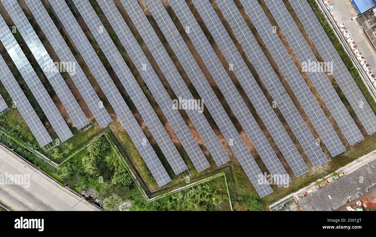 Solar panel array covers hi-res stock photography and images - Alamy