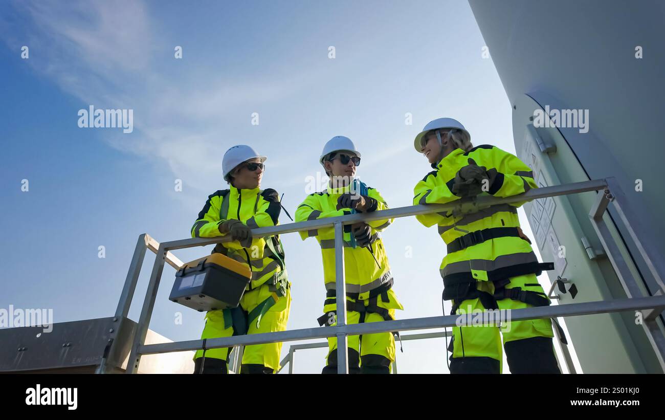 Wearing safety gear workers on hi-res stock photography and images - Alamy
