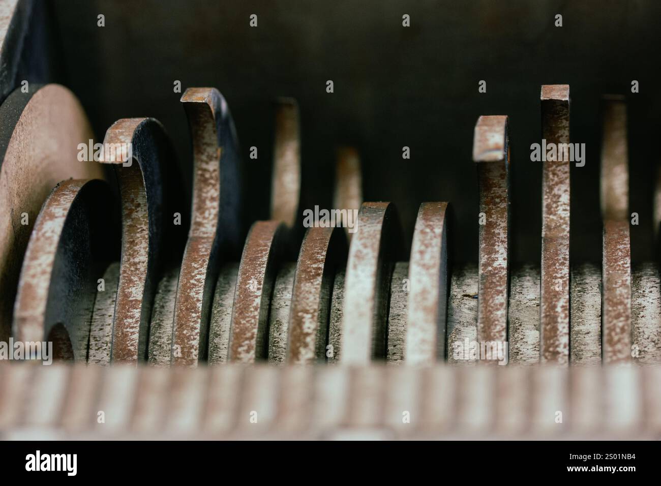 Plastic crusher blade roller Jaw waste crusher Conveyor belt in mining ...