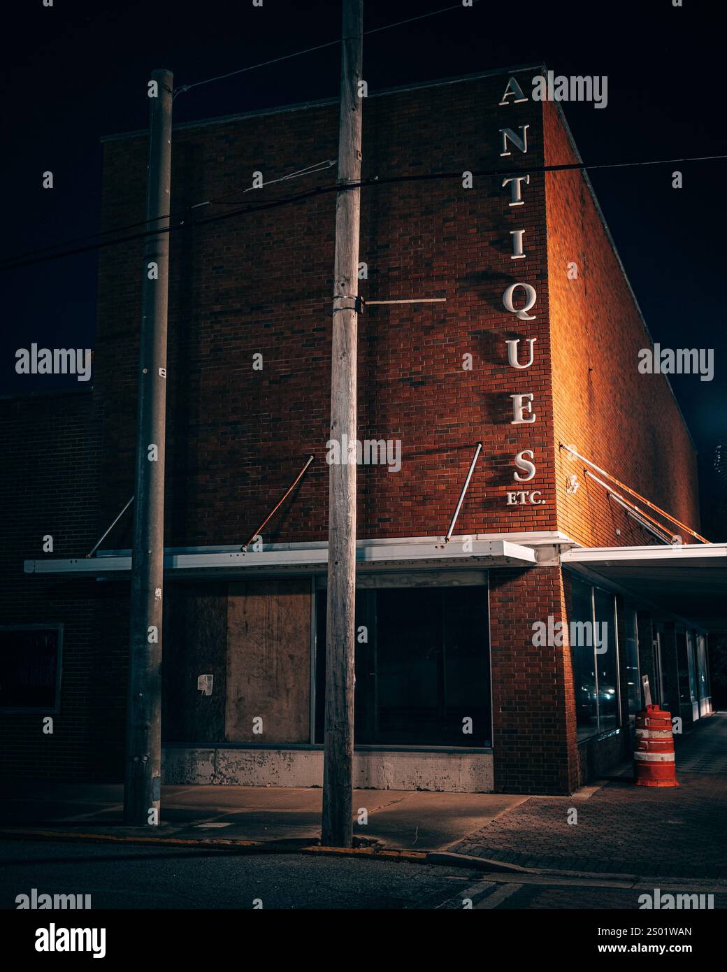 An antique store at night in Brunswick, Georgia Stock Photo - Alamy