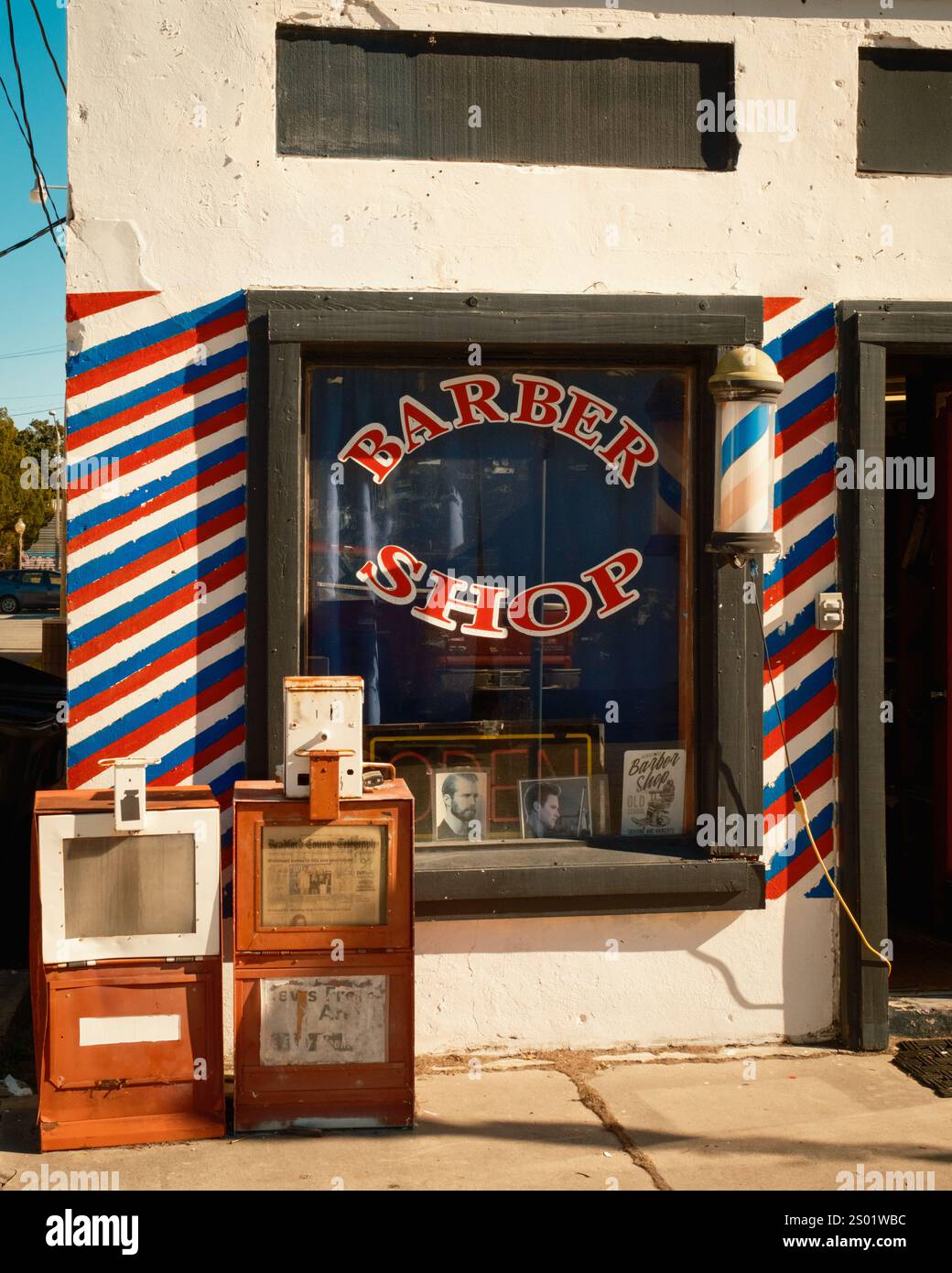 Vintage barber shop facade in Starke, Florida Stock Photo - Alamy