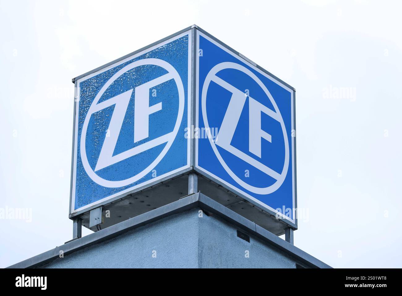 Zf automobil hi-res stock photography and images - Alamy