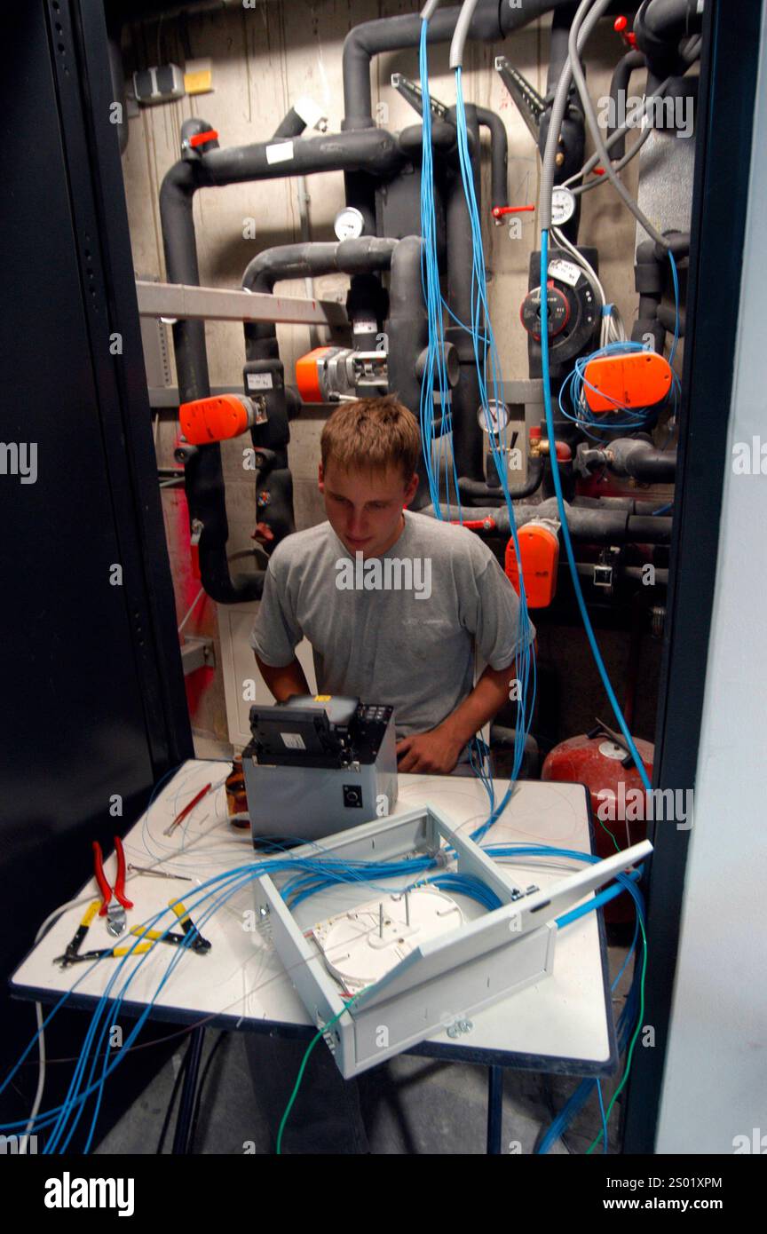 computer network and worldwide online connection in the digital age ...