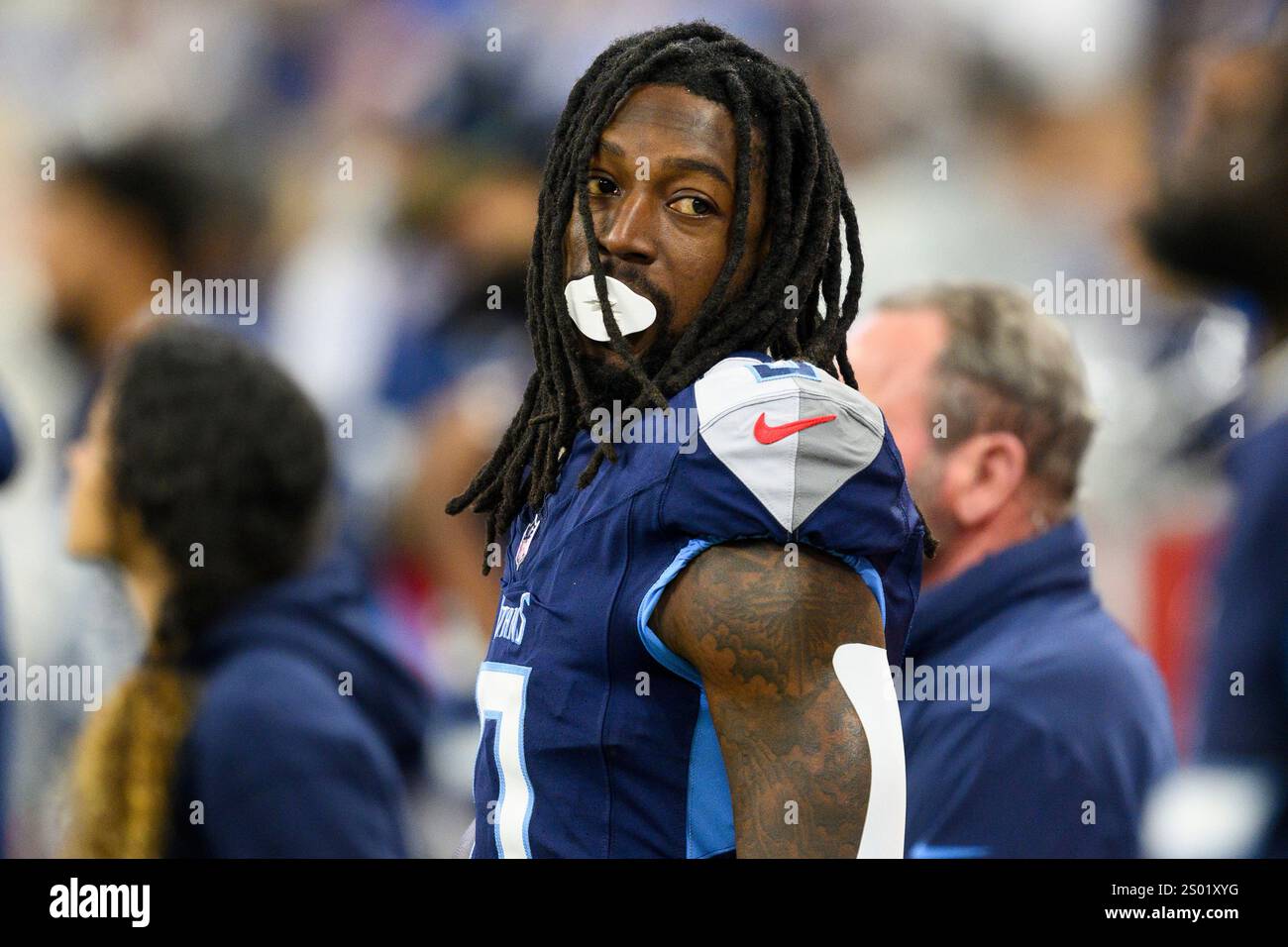 Tennessee Titans wide receiver Calvin Ridley (0) on the sidelines ...