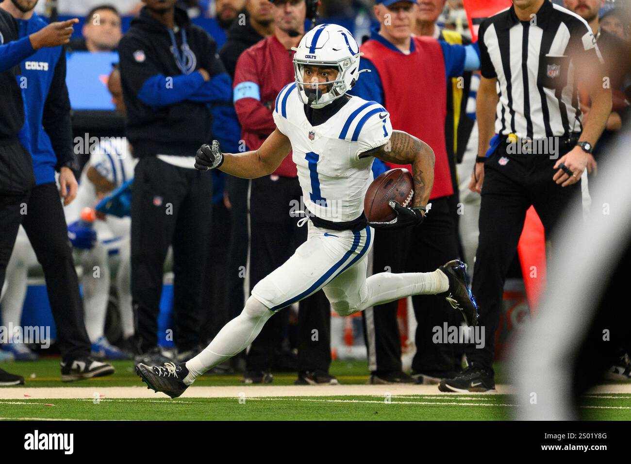 Indianapolis Colts wide receiver Josh Downs (1) runs down the sidelines ...