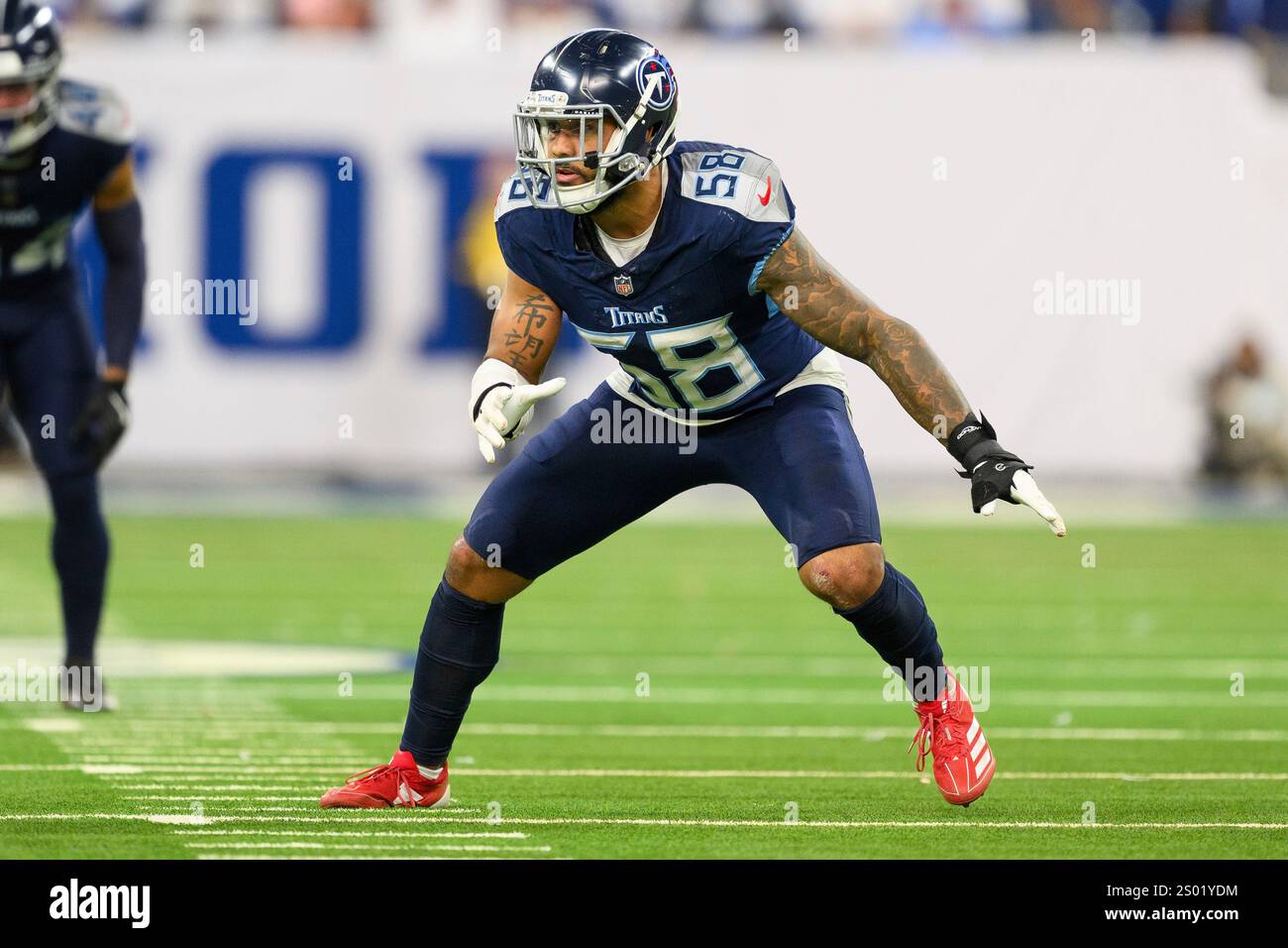 Tennessee Titans outside linebacker Harold Landry III (58) lines up on ...