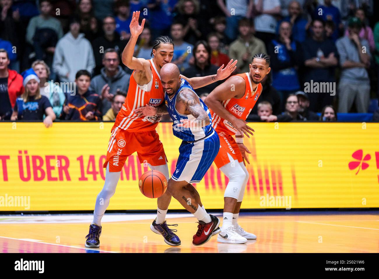 Frankfurt Am Main, Deutschland. 23rd Dec, 2024. Noa Essengue ...